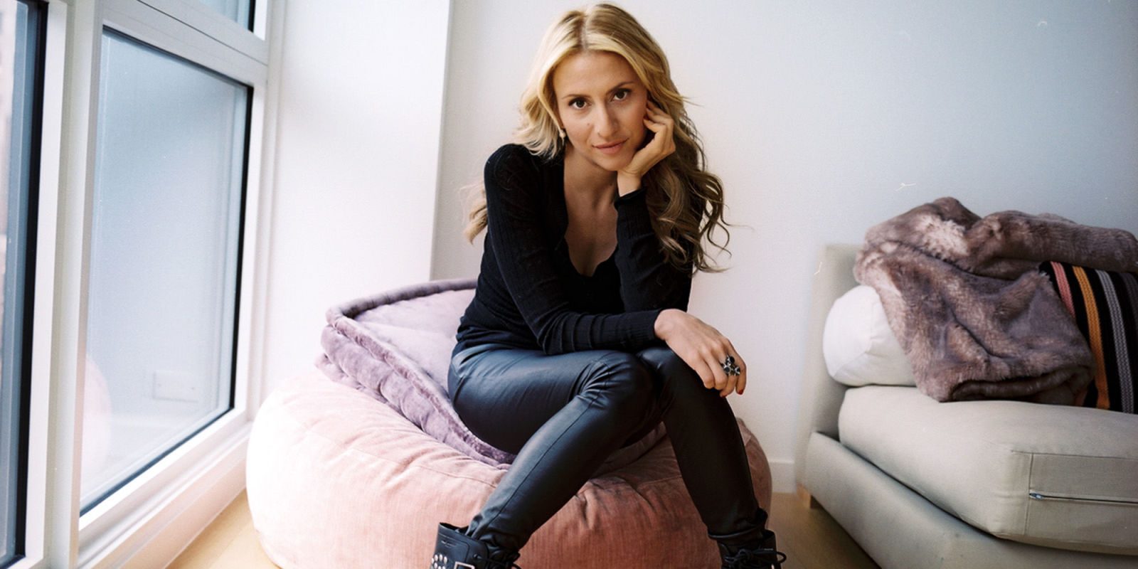 Lola On Love: Introducing Relationships on Social Media - Harper's ...