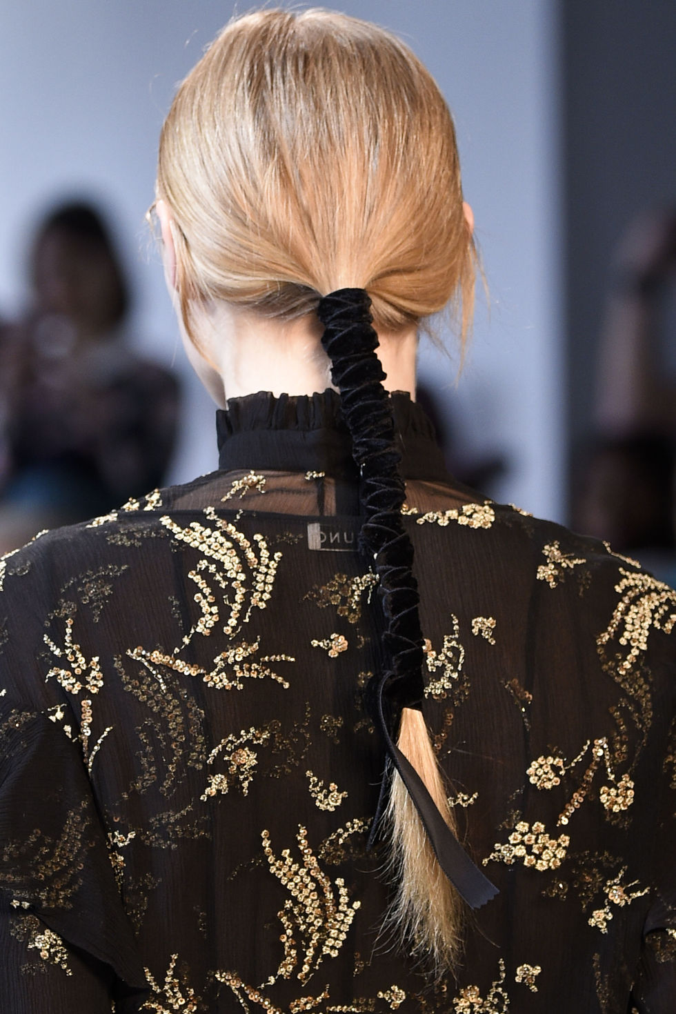 13 GORGEOUS HOLIDAY HAIR IDEAS - Salon Collage